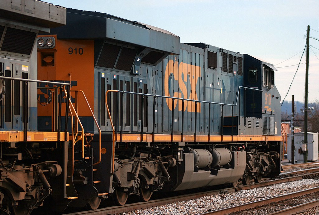 CSX 910